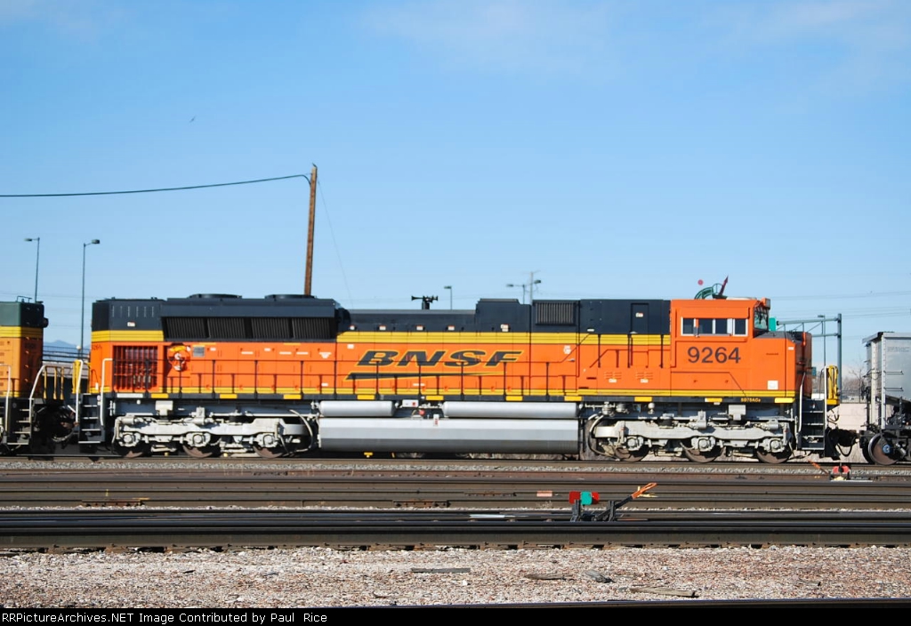 BNSF 9264